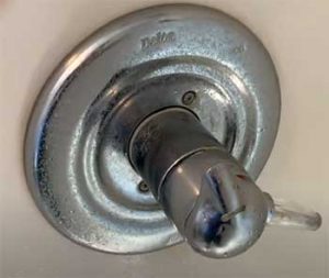 Difference Between Delta 1500 And 1700 Series Shower Kit